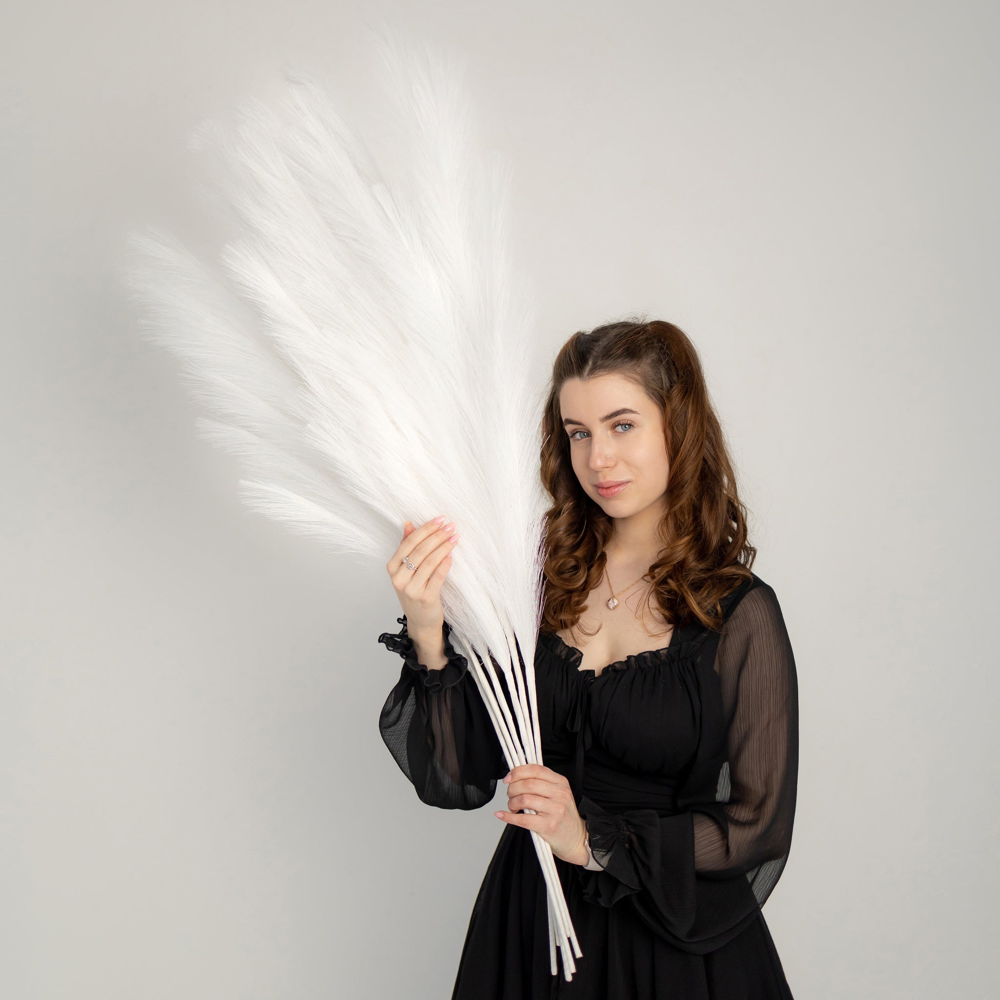 ORNA: inspiring home decor with a modern flair