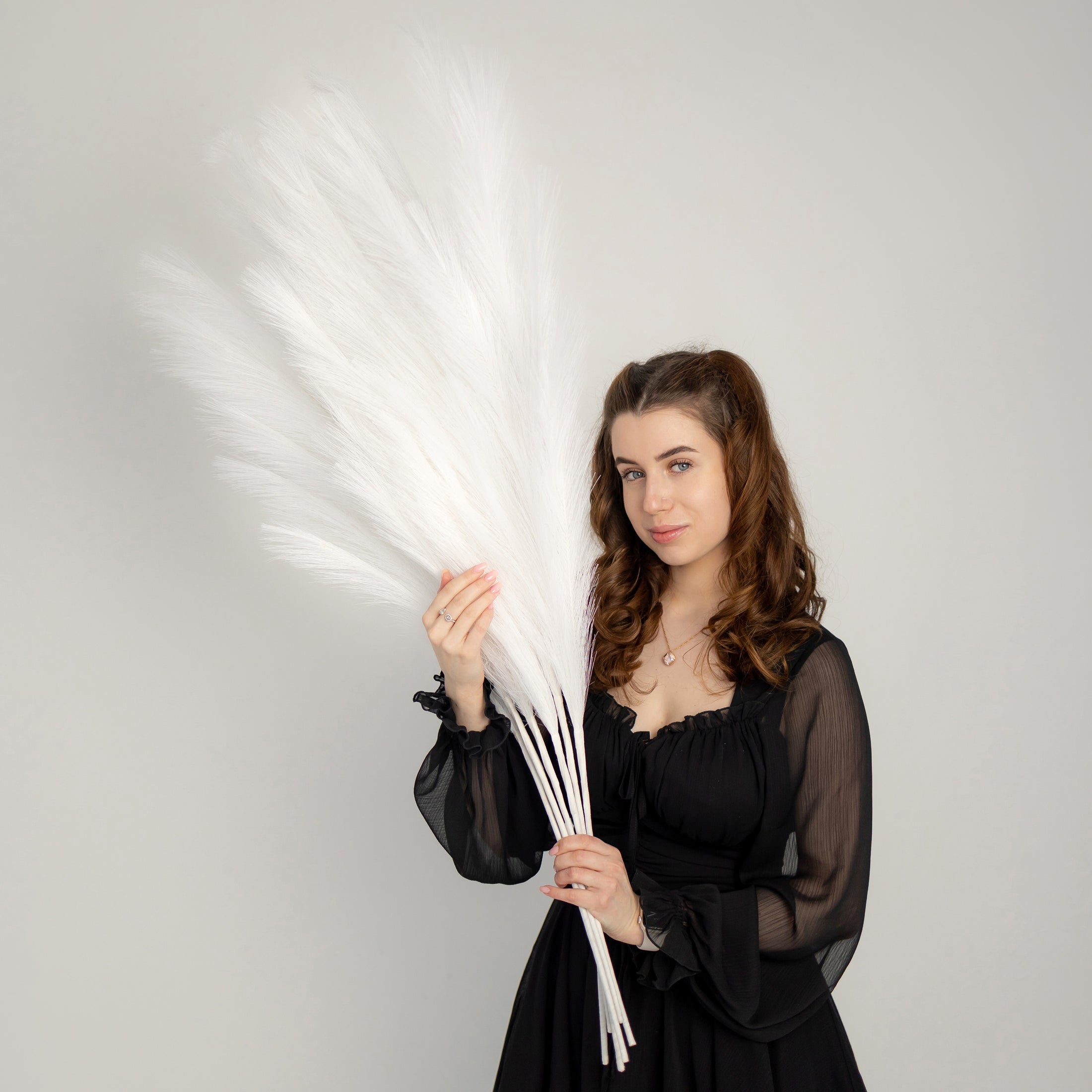 ORNA: inspiring home decor with a modern flair